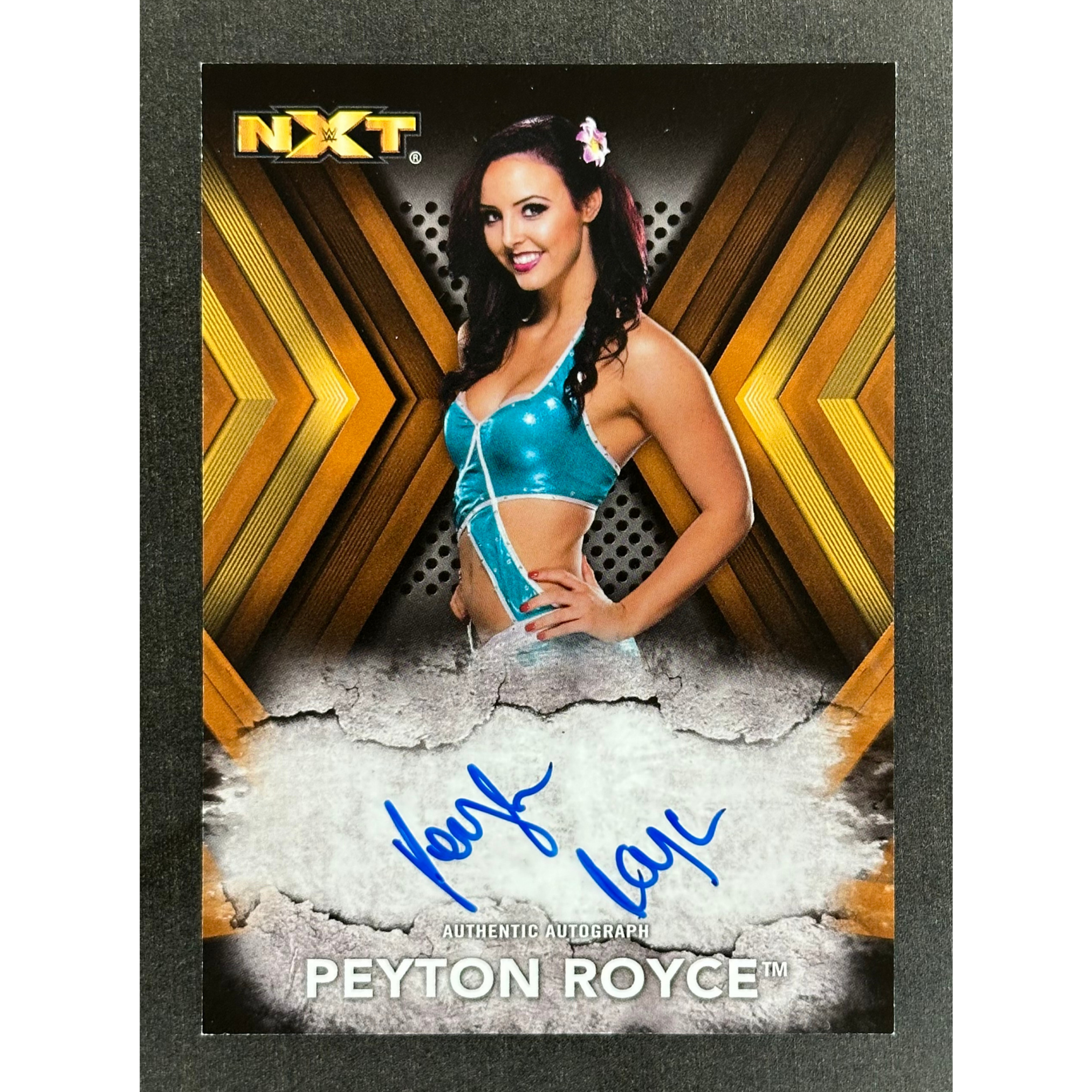 Peyton Royce 2017 NXT Auto 79/99 #RA-PR – Jannik Sports and Cards